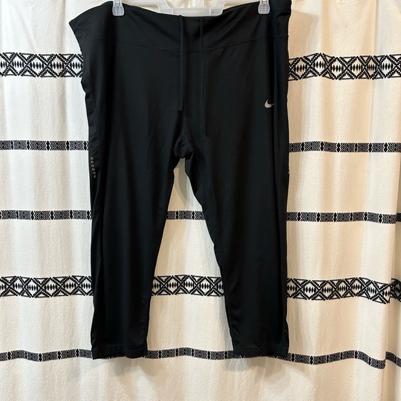 Nike | Pants & Jumpsuits | Nike Dri Fit Capris | Poshmark